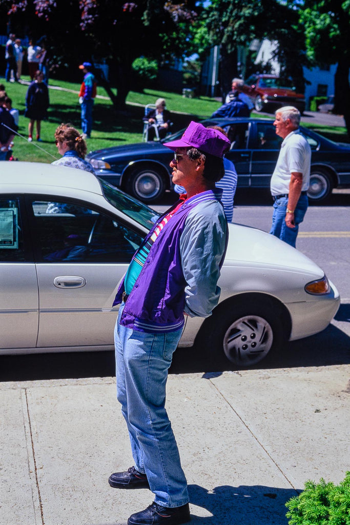 Standing Walking No 95 – Jay Maisel