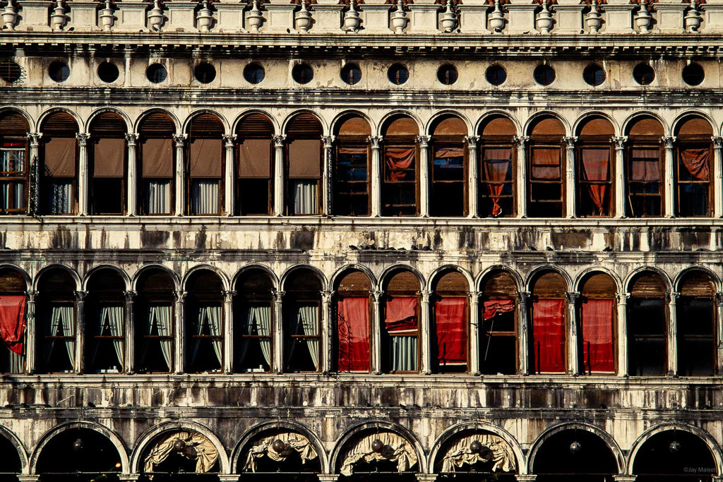 Facades No 7 – Jay Maisel
