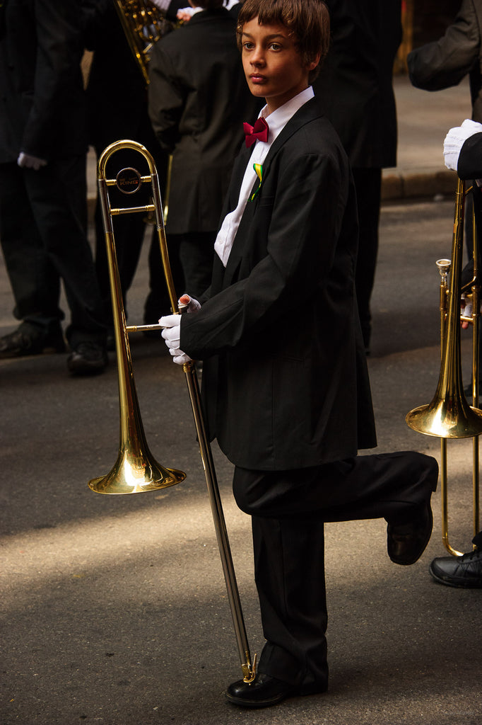 Standing Walking No 23 – Jay Maisel