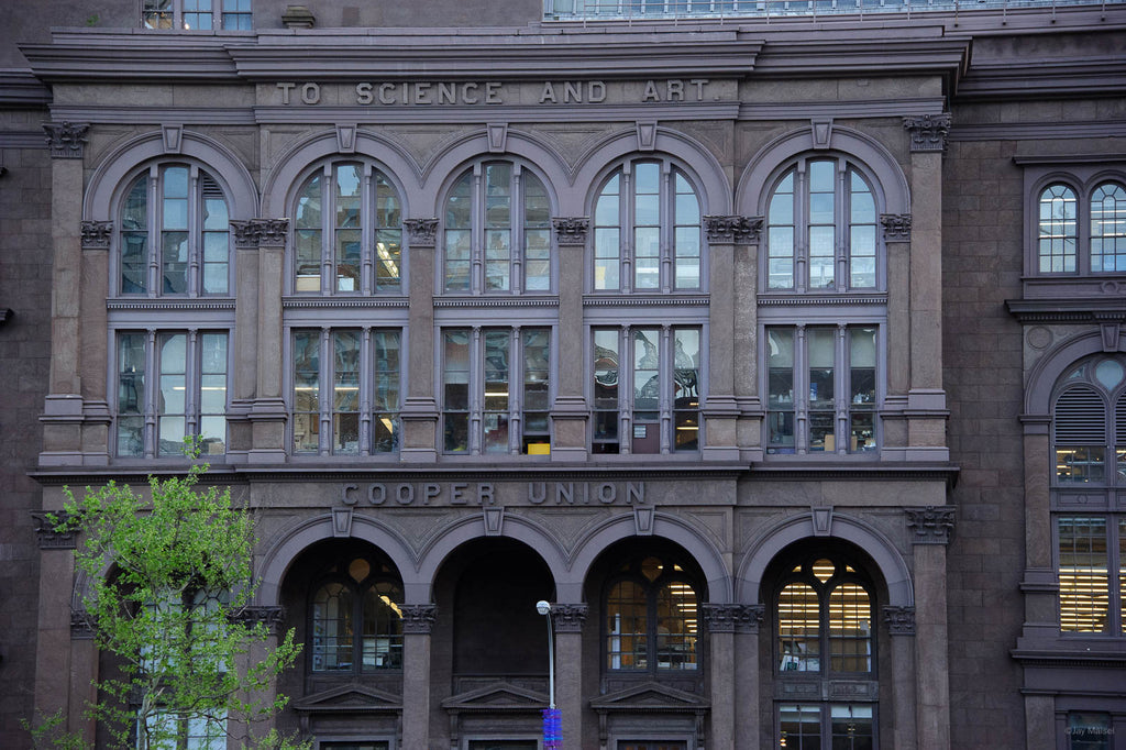 Facades No 57 – Jay Maisel