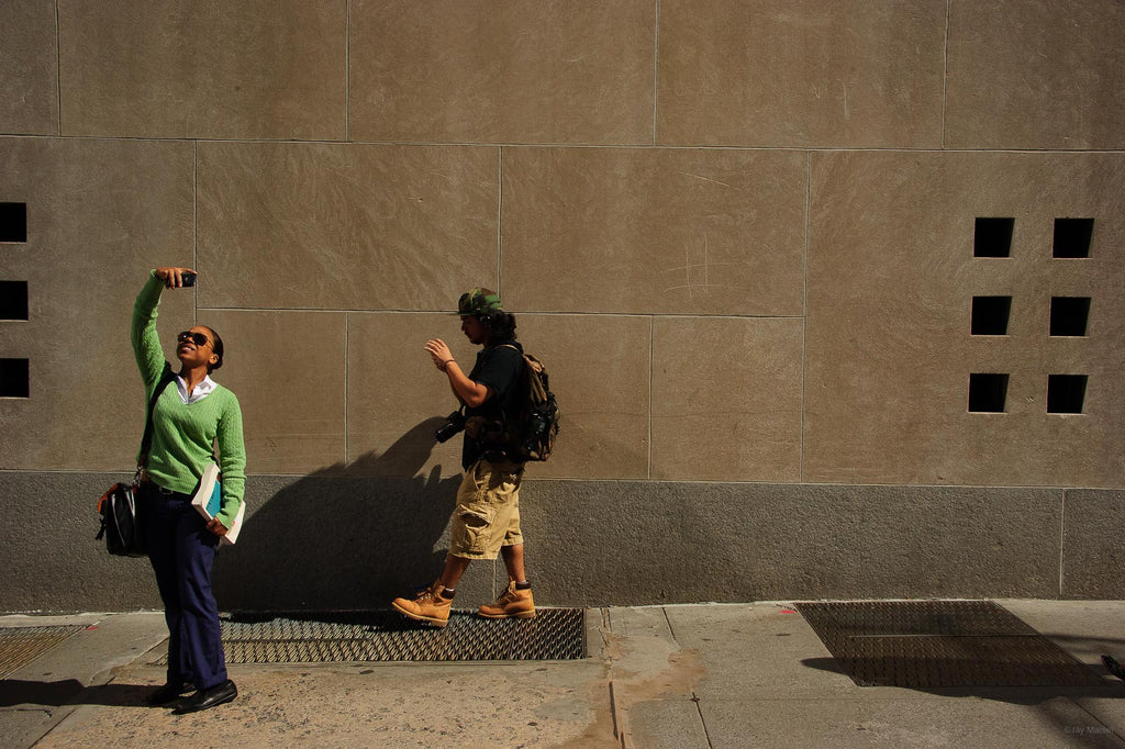 Standing Walking No 65 – Jay Maisel