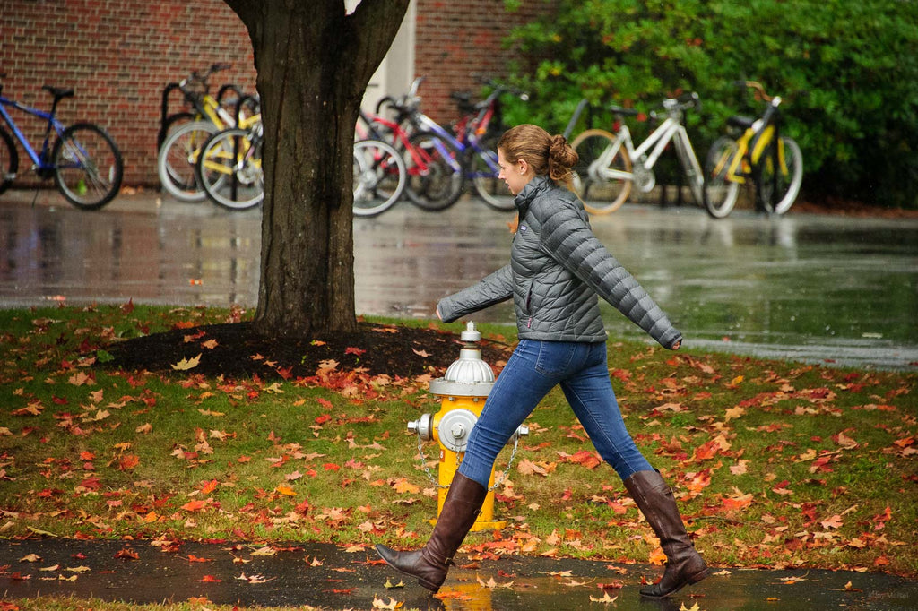 Standing Walking No 67 – Jay Maisel