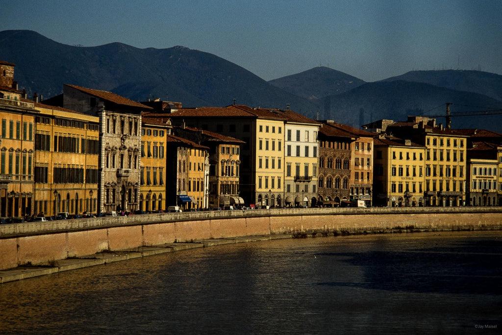 Buildings Foreign No 69, Pisa, Italy – Jay Maisel