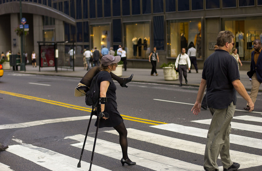 Standing Walking No 78 – Jay Maisel