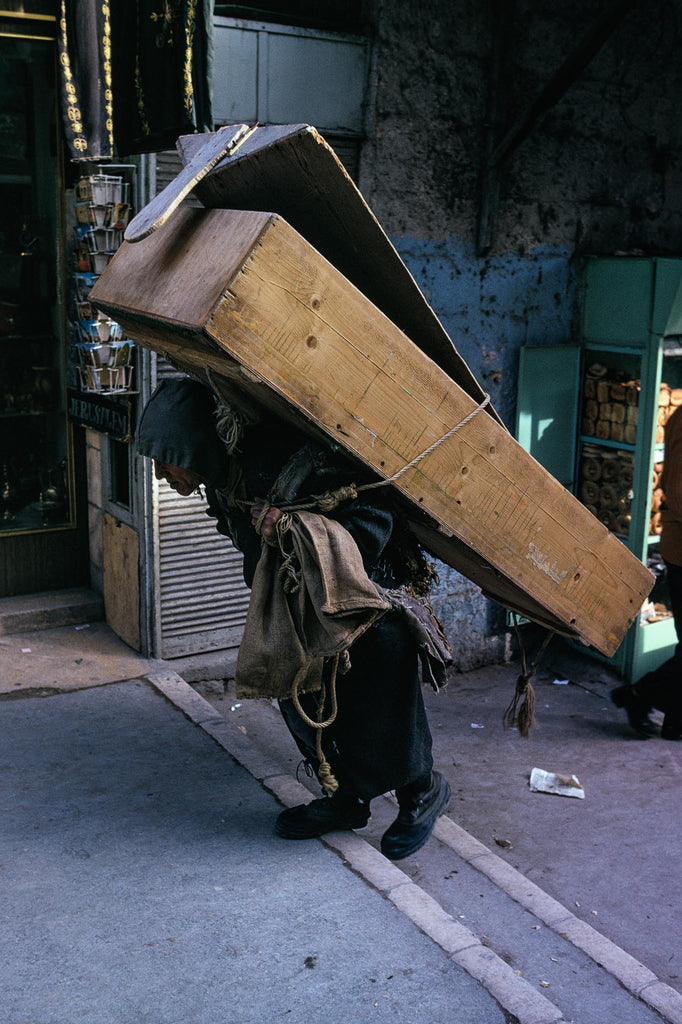 Carrying Coffin, Jerusalem – Jay Maisel