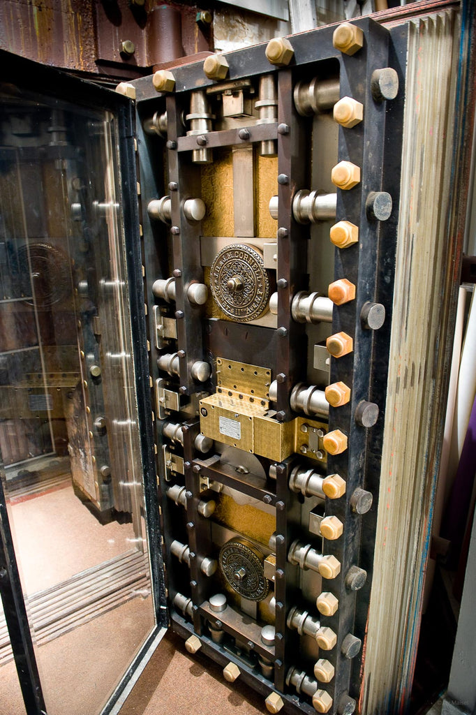 Main Vault Door – Jay Maisel