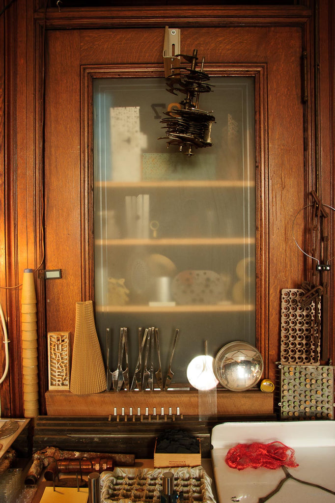 Doorway with Objects – Jay Maisel