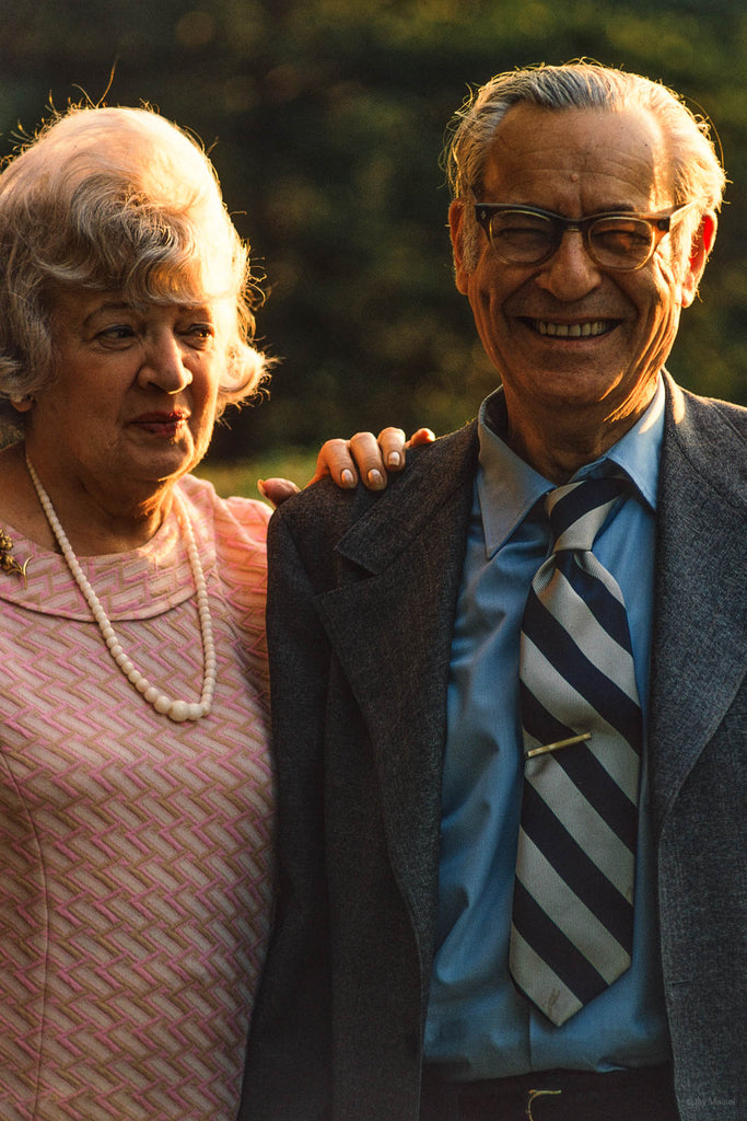 Pairs and Couples No 97 – Jay Maisel