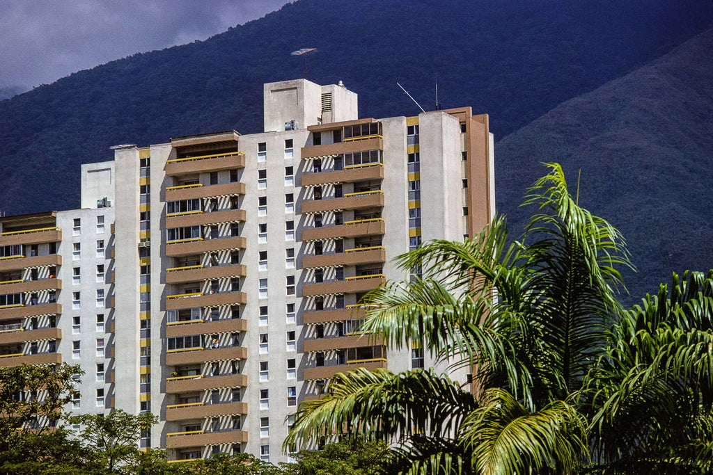 Building and Mountain, Venezuela – Jay Maisel