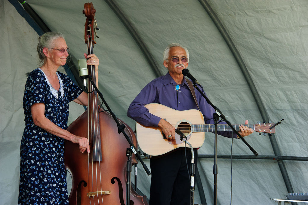 Pairs and Couples No 41 – Jay Maisel